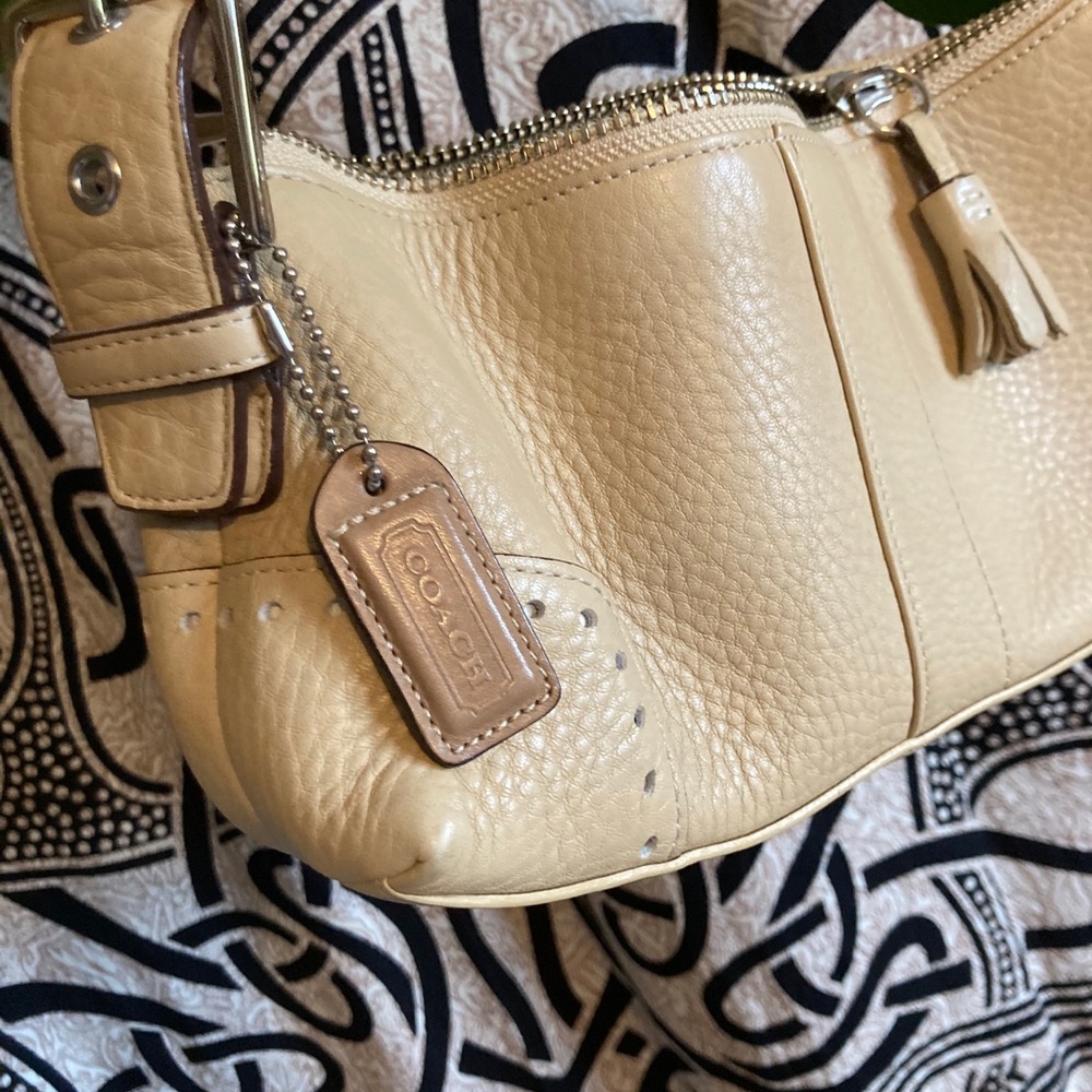 Cream **Vintage** Coach Purse - Gem